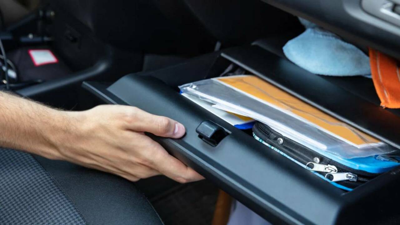 What Documents Should You Keep In Your Car (UK) | Blog | Stashbee